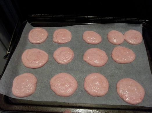 29. Messy Macaroons – France | Around the World in 80 Bakes