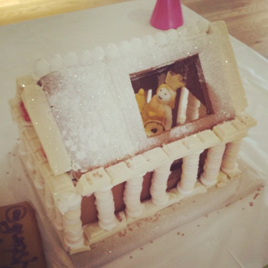 The Alternative Gingerbread House – Gingerbread Cave and Christmas Tree ...